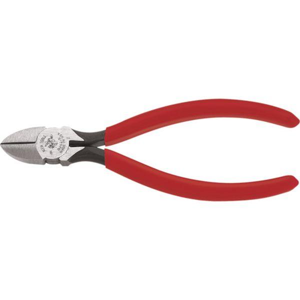 ・刃が短く角度が付いたデザインでワイヤを短く切断するのに適しています。・耐久性に優れた高周波焼き入れ切断刃を採用しています。・ハンドルはプラスチックでカバーされているので、快適な使用感が得られるだけでなく、簡単に見分けることができます。・先...