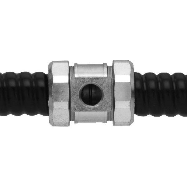 ・ケイフレックス同士を接続するためのストレートカップリングで、ケイフレックス内部に溜まった水を丸穴で抜く構造です。・水抜き式カップリング。・寸法(mm)A：32.2・挿入可ケーブル最大外径(mm)：13・L(mm)：49・挿入可ケーブル最大...