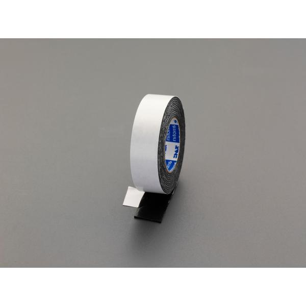 ●長さ:1.5m●厚さ:1.0mm●内芯径:28mm●材質:基材:ポリエチレンフォーム、粘着剤:合成ゴム系●テープ色:黒●幅:15mmETC車載器や軽量な車内アクセサリーなどの固定に。クッション性のあるポリエチレンフォーム基材に強靭な粘着剤...