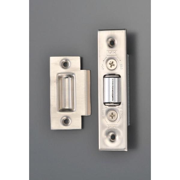 ●材質:ステンレス(SUS304)本体フロント部分の調整ねじをドライバーで回すと、ローラーの出寸法が調整できます。(調整巾0-6mm)EA951MG-6000012232511ヤフー SP店