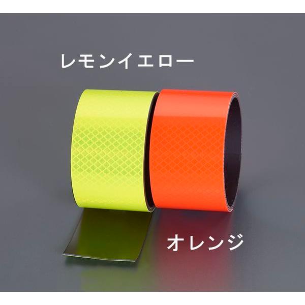 カラー：イエロー厚み：1.2mm幅：100mm長さ：1mサイズ(mm)：100×1000材質：表面：アクリル系フィルム 裏面：マグネットマグネット式表面にプリズム反射テープを貼り合わせています。高い反射性と耐久性があります。貼り直しが簡単に...