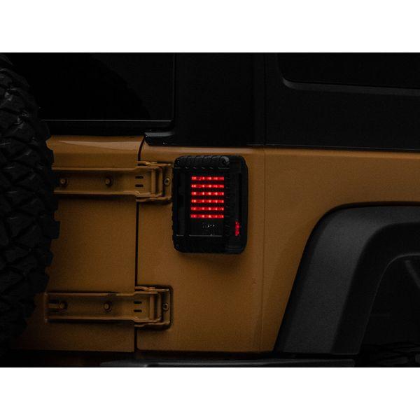 Raxiom 07-18 Jeep Wrangler JK LED Tail Lights- Black Housing (Smoked Lens)メーカー：Raxiomメーカー品番：J115435・掲載画像は、カタログより抜粋した参考画像...