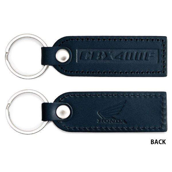 Honda ホンダ CBX 400F デカールロゴ 国産レザーキーホルダー・本体サイズ:約82mm(レザー本体部分)・素材:本体/牛革、キーチェーン/鉄【商品紹介】1981年発売の「ヨンフォア」以来の4気筒エンジン搭載車。当時のレース(SS...