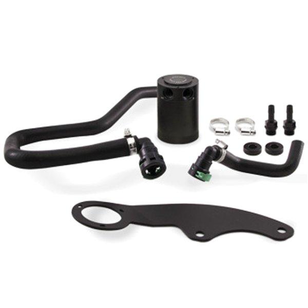 Mishimoto 11-14 Ford Mustang GT Baffled Oil Catch Can Kit - Blackメーカー：Mishimotoメーカー品番：MMBCC-MUS8-11PBE2・掲載画像は、カタログより抜粋した...