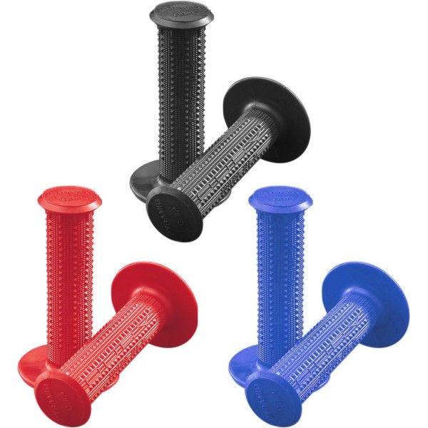 ・ツイストスロットル仕様・左右ペア・7/8インチ(22mm)ハンドルバーに適合。・全長 4.5インチ(114mm)。・滑り止めピラミッドパターン。・直径が小さいとグリップ性が向上します。・特別な柔らかいゴムコンパウンドは、手の疲労を防ぎます...