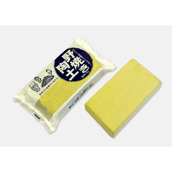 商品名 野焼き粘土  原料 天然土等  重量 標準1kg 焼成温度 700〜850℃（1200℃前後も可）  彩色 楽焼釉薬など可特　　長 ■生乾きの状態（自然乾燥約５日）で焼成できます。（一般陶土は約１４日）■急膨張、急収縮が少ないので、...
