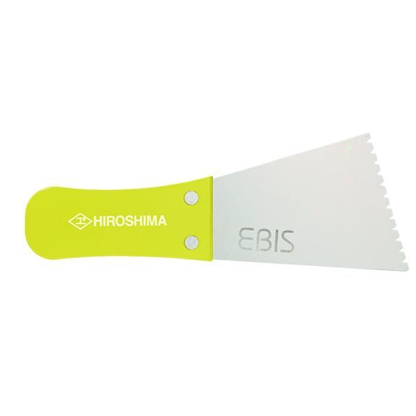 巾木用糊ベラです。ブレードが0.5mm厚でしなりを抑えた仕様ですブレードの形を巾木糊が床底に溜まるのを防ぐ形状になっています。75mmの巾木に最適です材質：ステンレス（先端部）全長：180mm