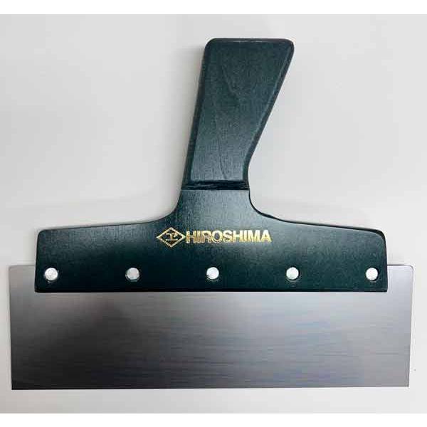 装天パテベラ2 持ち手が太く握りやすいパテベラです。 薬指の部分に適度な窪みがありフィットします。 0.4mm厚のブレードの硬めのタイプのパテベラです。 ブレードの長さ5.5cm サイズ7.5寸　