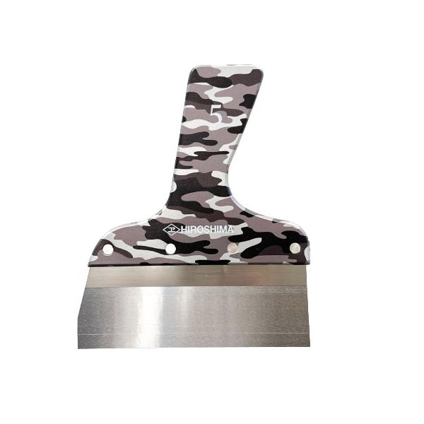 アキシャルパテベラ　ｆ-ABS　4寸 ミリタリー柄で水に強い発泡ABS樹脂製の柄を採用手先とヘラの一体感！●パテを置いてゆく（盛る）タイプ　●ヘラ先両端部の開き、逃げをおさえ、手指の力が端から端まで均等にしっかり伝わって、パテ打ち作業が思い...