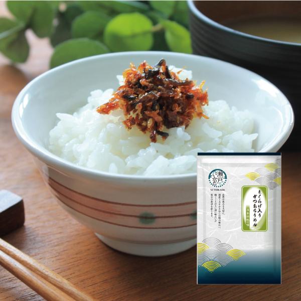 ●瀬戸筏きくらげ入りかつおちりめん 110ｇ風味豊かな削り節とちりめんを甘口に仕上げました。食感の良いきくらげと胡麻の香ばしさが美味しさを更に引き立てます。ほかほかごはんにはもちろん、出汁で煮込んだ大根の上にトッピングしても◎原材料名：砂糖...