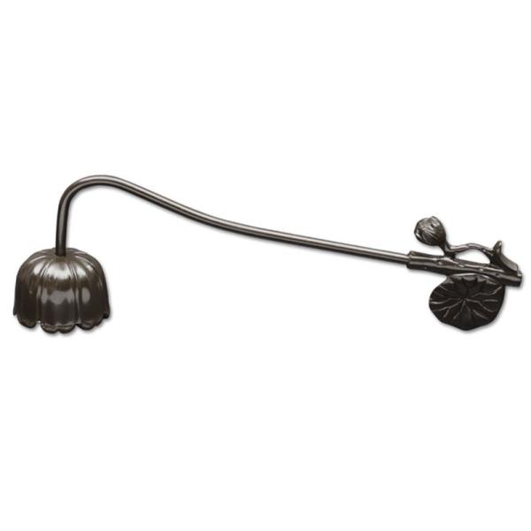 ◆名称：ローソク消し　蓮の花　上煮色◆宗派：天台宗・真言宗・浄土宗・臨済宗・曹洞宗・日蓮宗・浄土真宗本願寺派・浄土真宗大谷派・時宗・黄檗宗・無宗派対応◆サイズ：長さ16.3×高さ5×口径2.6cm◆素材：合金製◆お手入れ：柔らかい布巾で拭い...