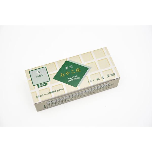 1粒の大きさ 2.4cm×2.4cm×8mm燃焼時間 約60分外箱サイズ 5×12×3cm内容量 24粒メーカー 松栄堂宗派 天台宗・真言宗・浄土宗・臨済宗・曹洞宗・日蓮宗・浄土真宗本願寺派・浄土真宗大谷派・時宗・黄檗宗・無宗派対応