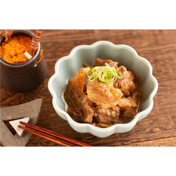 国産の牛すじをじっくり下茹でし、すじ肉のモッチリとした独特の食感を楽しめます。特製の大窯でじっくり煮込み、しっかりと味を沁み込ませた逸品です。【内容量・重量】牛すじ煮込み120g×6【保存・賞味期限】冷凍で出荷日より60日【アレルギー表記】...