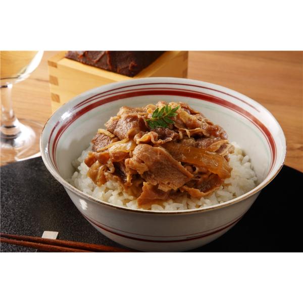 東京・恵比寿の料理店「なすび亭」の吉岡英尋氏監修。口いっぱいに広がるお肉と玉ねぎの甘みと旨味。白ワインで肉の旨味と柔らかさを引き出し、隠し味に味噌でコクを出した、こだわりの牛丼です。お肉は適度に脂身が入った部位を使用し、本来の旨味を楽しめる...