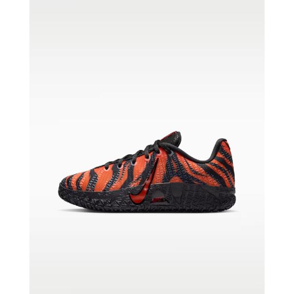 （Nike Ja 3）ボーイズグレードスクールBoys’ Grade SchoolJa Morantジャ・モラントメーカー：Nike※ 掲載している写真はサンプル画像のため、実際の商品と仕様が違っていることがございます。※ ご使用のコンピュ...