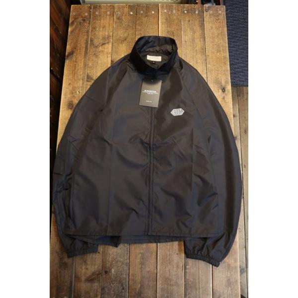 ●メーカー：KADOYA●品名： WIND BLOCK MDL●品番： 6616●サイズ： S,M,L,LL,3L,4L■素材　表:ポリエステル100%　　部分使い:ポリエステル100%■商品特徴・ウェストポケットに収納可能なポケッタブル仕...