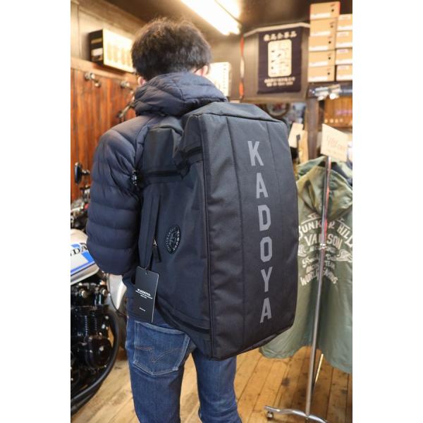 ●品名：  2WAY DUFFLE PACK ●品番：  9241●素材：表:ポリエステル100%（裏PVCコーティング）　裏:ナイロン100%　　部分使い:牛革●内容量　約35L●商品特徴・防水生地と止水ファスナーによる簡易防水仕様（※完...