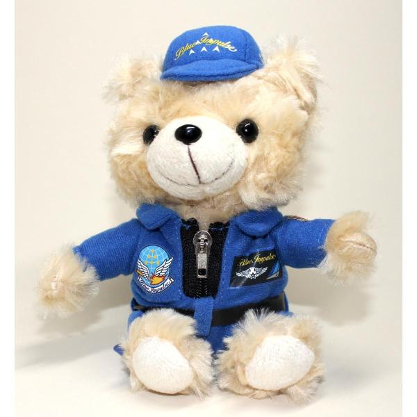 全長約13cmボールチェーン付きでキーホルダーにもなるブルーインパルスのパイロットベアーぬいぐるみです。このぬいぐるみは（小）サイズです。他種、他サイズも販売中です。※サイズは当店で計っておりますので若干の誤差はご了承ください。　　　※ネコ...