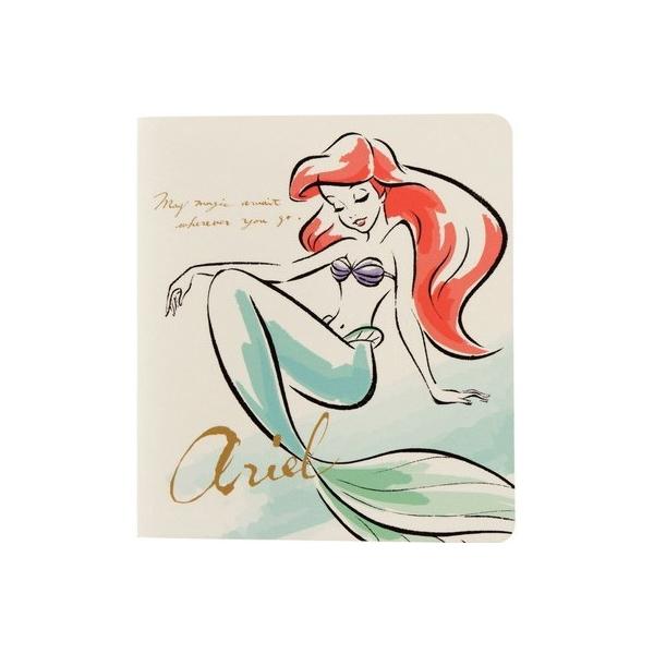 表紙に人気のディズニーキャラクターをデザイン。ポケット台紙8枚、32枚収納アルバムです。■“チェキ” instax miniフィルム（54×86mm）用■32枚収納