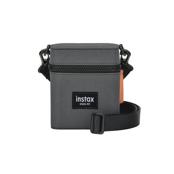 【発売日：2025年04月17日】■商品概要instax mini 41専用カメラケース。本体に合わせた、グレーを基調にオレンジ色をアクセントにしたデザインで、ファッションアイテムとしても気軽に持ち歩くことができます。本体サイズ(mm)　W...