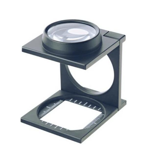 シマミルーペのハイエンドモデル(スケール付)シマミルーペのハイエンドモデル(スケール付)です。シマミ（縞見）ルーペとは繊維織物の糸数の測定するためのルーペです。布地チェックのほか、印刷の仕上げなど多用途に役立ちます。