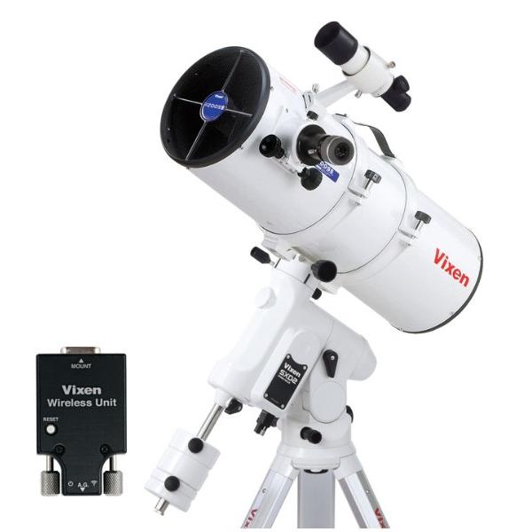 優れた集光力を誇る大口径反射式望遠鏡。R200SS鏡筒は大口径ながら軽量性とF4という明るさで高い評価を受けるロングセラー機です。デラックスタイプとなるSXD2赤道儀WLはお手持ちのスマートフォンからの快適操作で天体自動導入をお楽しみいただ...