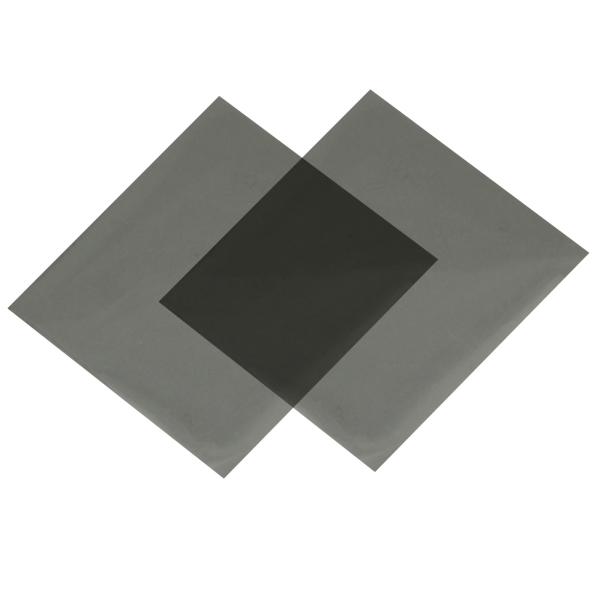 偏光の仕組みを楽しく学べる偏光板2枚セットです。角度を変えると光の明るさが変化し、光の仕組みを体験的に理解できます。カットして使えるため、工作や自由研究にもおすすめです。ディスプレイの反射防止やLED機器の調光にも活用可能。科学実験・工作・...
