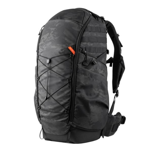 ■商品詳細OnePro STは超望遠レンズ対応のプロ仕様バックパックです。登山用グレードの背負い心地で長時間の快適な携行を実現し、600〜1200mm単焦点レンズ付きカメラに対応。軽量かつ高保護構造で、前面フルオープン設計により素早く機材に...