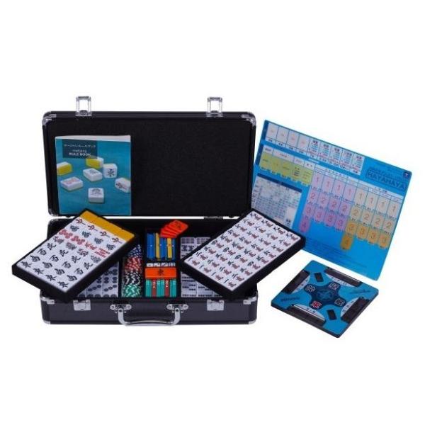 ・最高級麻雀牌セット。アルミカバン、業務用ポー  カーチップ4色各10枚、カラー点棒が標準仕様。  ・牌が大き目で見やすく、力強い字体。  ・多くの雀荘で使われているサイズの牌。  ・ターゲット：性別、年齢不問。麻雀初心者。  付属の「麻雀...