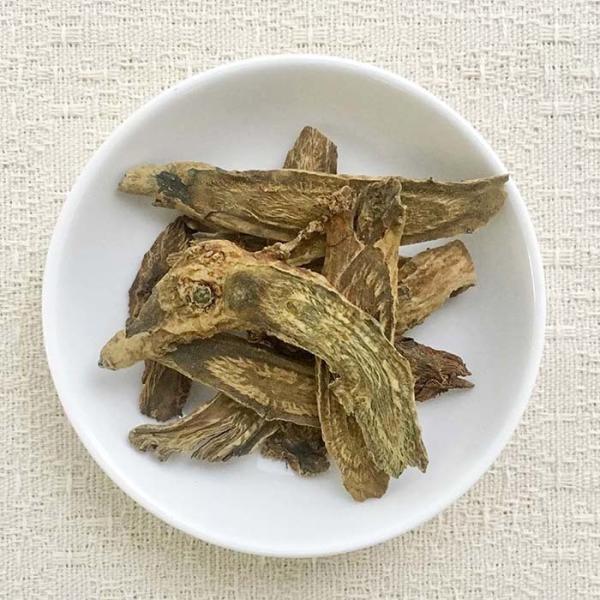 商品情報名称 コガネバナ（黄金花）産地名 台湾内容量 1袋 100ｇ※大口発注は別途ご相談ください。割引等がございます。保存 自然乾燥備考 ひとつ屋の植物染料には、生薬（漢方薬）として販売されているものをはじめ、自家栽培しているもの、さらに...