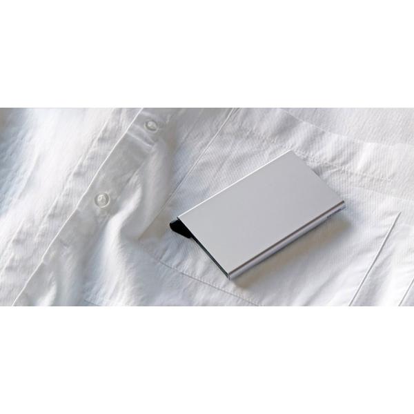 SECRIDは2009年オランダで生まれた、手のひらにおさまる次世代ミニウォレットです。全てのSecridウォレットの心臓部であるCardprotectorはカード6枚まで収納でき、下部のレバーを引くとカードが階段状に並んで飛び出し目的のカ...