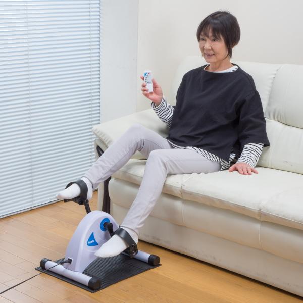 【ファミラ 電動ルームサイクル】・リモコン／本体で操作できます・速度・時間・カロリー表示・収納場所を選ばないコンパクトさ・日本の住宅事情を考慮した静音設計・滑り止めマット付きでしっかり運動したい方も安心ペダルを自動回転させてアシストするので...