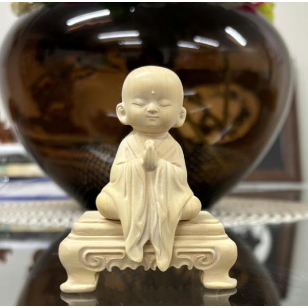 【黄楊彫り 合掌地蔵様 No.1253】人々の願い、悩み、夢に応えてくださる優しいお地蔵さま！合掌地蔵（がっしょうじぞう）は、合掌のポーズをとった地蔵菩薩像のことです。慈愛に満ちた優しい姿で、人々の願いを聞き届け、日々の安らぎをもたらすとさ...