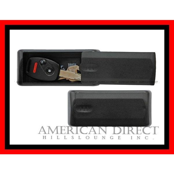 ■米国マスターロック（Master Lock）社 のマグネット付き大型キーケースです。こちらの商品は、強力マグネットがついており接着します。外出先で、貴重品の保管場所にお困りなときはありませんか？玄関、物置、車体下などに、鍵や貴重品が隠せま...