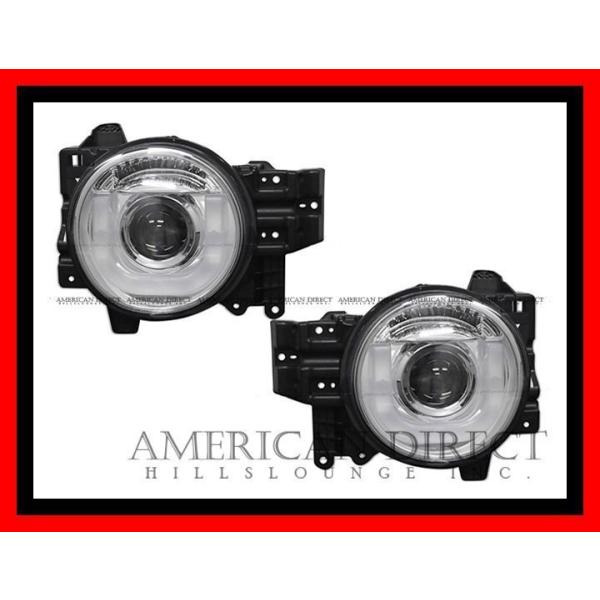 ■US トヨタ FJクルーザー用プロジェクターヘッドライト(クロームタイプ)左右セットです。ファイバータイプのヘッドライトで、プロジェクターを囲うようにU字型に白いフードが入っており、フードの中のLED(片側8コずつ)により白くU字が浮かび...