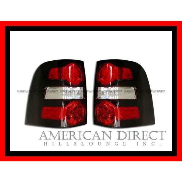 ■06-10y フォード エクスプローラー用テール(US仕様) 左右セットです。中段にクリスタルカットがあり、インパクトの強いテールです。一番上は反射板の裏にバルブが取り付けられるようになっています。※本国仕様として販売しておりますので国内...