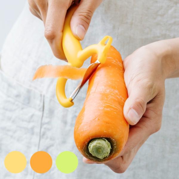 ・カーブのかかったオリジナルの刃で、野菜の皮が離れやすい。・じゃがいもの芽取り付き。【サイズ】約138×84×28mm【重量】約26g【素材】刃:ステンレス刃物鋼ハンドル:ポリプロピレン（耐熱温度90℃）