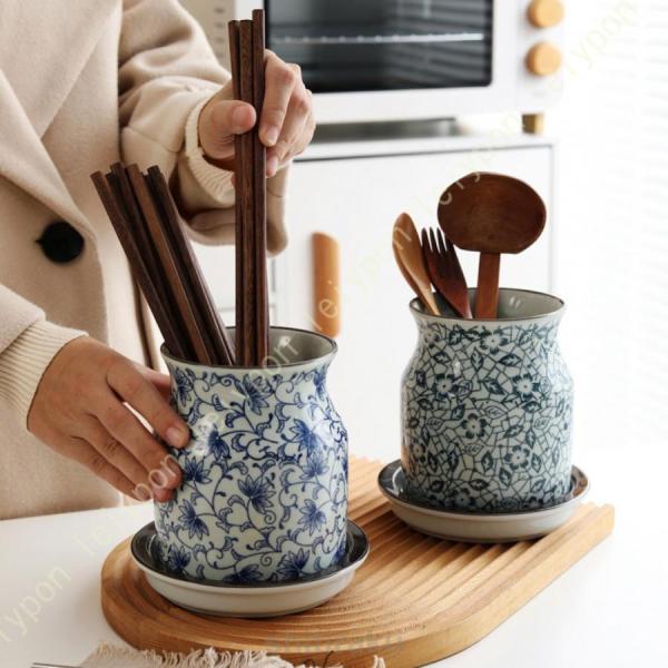 商品の説明目を引くおしゃれなスタンド・美しく収納できて取り出しやすいカトラリースタンド 便利ポイントいろいろ・収納しながら水切りも乾燥もできるすぐれもの・水切り設計、食器キッチンツールをスッキリ清潔に収納、洗った後の風通しも便利できます・箸...