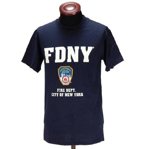 ニューヨーク市消防局(FDNY)のオフィシャル・ライセンス“Ｔシャツ”。正面にFDNYの文字とエンブレムがプリントされています。ROTHCO(ロスコ)社製。◆状態：新品◆主要素材：コットン100%◆カラー：ネイビー◆日本サイズ(cm)M/肩...