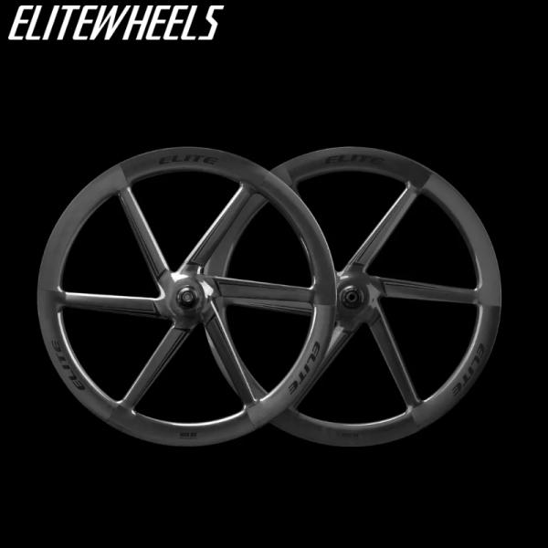 Velo Six Disc は、タイムトライアル、トライアスロン、そしてロードバイク向けに設計されました。50mm リムハイトと 6本エアロスポーク を採用し、視覚的な美しさだけでなく、優れた空力性能で貴重なワットを節約します。チューブレス...