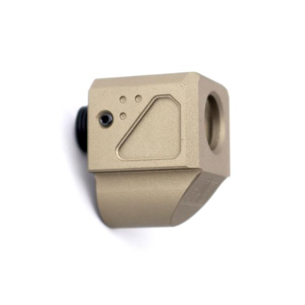 新品、未使用品です。HAED HC92P V1 (No Fins)をモデルにした14mm逆ネジ対応コンペンセイター素のままで14mm逆ネジに、付属のアダプターで11mm正ネジに装着可能左右にあるイモネジを締める事で、狙った位置での固定も行え...