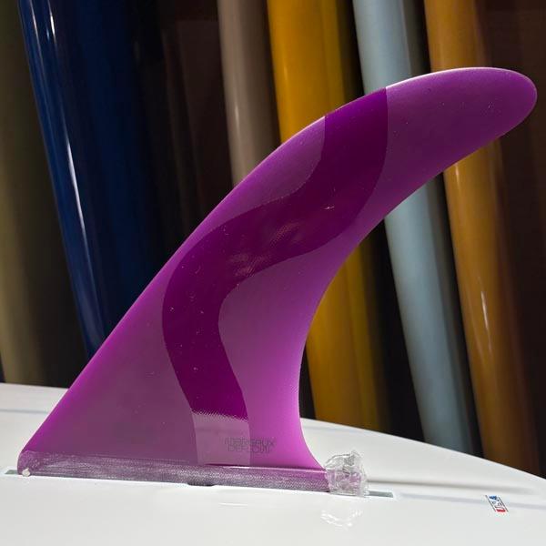 グロスを上手く利用したDEFLOWらしいデザイン！汎用性がとにかく高く９’〜１０’までどんなタイプのロングボードにもフィットします！