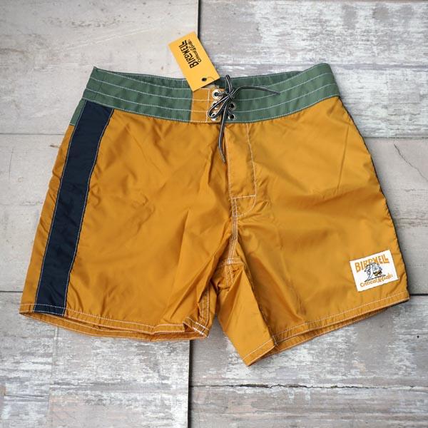超老舗とのスペシャルコラボが実現！！Made in Californiaのハンドメイドボードショーツです。Birdwellの定番＃310を使用したクラシックボードショーツにCritical Slideのワッペンをプラスしたこれぞまさにコラボ...