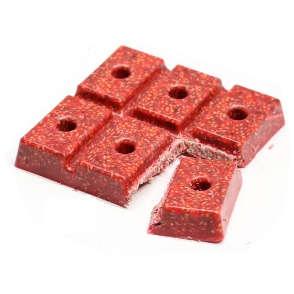 メリーブロックはワルファリンを主成分とし、ネズミの好む食品をロウで固形化した殺鼠剤です。防水タイプですので水のかかる場所にも使用できます。【特長】・ネズミの喫食性がよい。・防水性、安定性に優れる。【有効成分】ワルファリン…0.1%【効能・効...