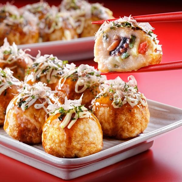 九条ねぎを使用して作り上げた ダシの効いた関西風の風味豊かな大粒のたこ焼きです。トレーのままレンジで簡単に調理ができ 添付のソースをかけてそのままお召し上がりいただけます。お歳暮 冬ギフト プレゼント おすすめ おしゃれ 有名 有名な 内祝...