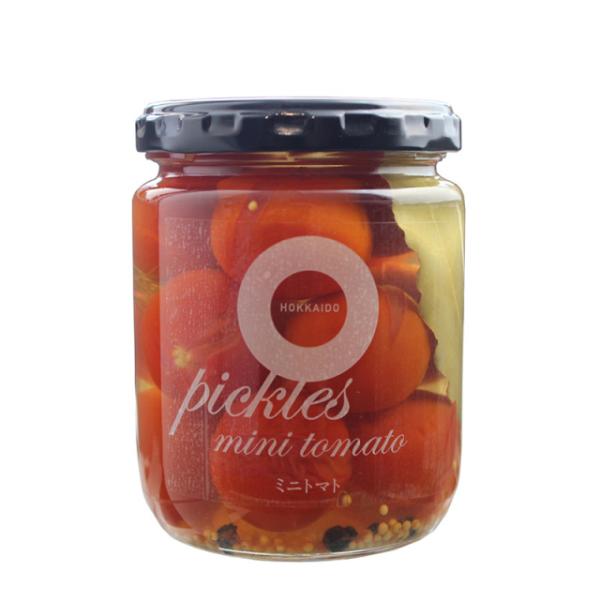 北海道産ミニトマトで作ったピクルス（洋風漬け物）です。サラダ感覚でお楽しみいただけ常備野菜としてもおすすめです。■原材料名：ミニトマト（北海道産）、ディル（国産）、漬け原材料（米酢、白ワイン、砂糖、食塩、黒胡椒、唐辛子、ローリエ、クローブ、...