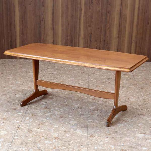 イギリスの名門家具メーカー SUTCLIFFE OF TODMORDEN（サトクリフ・オブ・トッドモーデン）によるヴィンテージコーヒーテーブル。上質なチーク材を使用し、美しい木目と温かみのある色合いが魅力です。最大の特徴は、鯨の尾を思わせる...