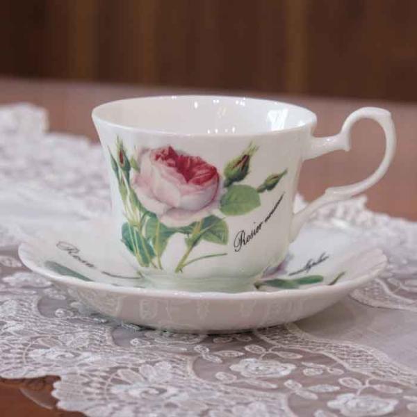 ◆カップ：W 9 × D 9 × H 7.5 cm◆ソーサー：W 15 cm◆材質：ボーンチャイナ◆生産国：英国製/Roy Kirkham◆送料：サイズ1◆北海道、沖縄、一部地域は別途見積もりとなります。　◆「花のラファエロ」と称賛されるピ...