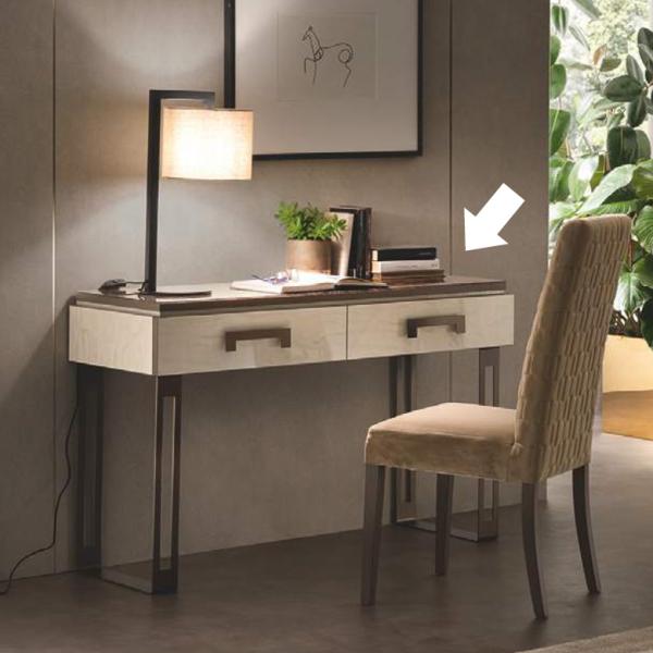 ◆イタリア・アレドクラシック社【LUCE light ルーチェライト 】シリーズ。コンテンポラリースタイルを基調とし、リッチでスタイリッシュにトータルコーディネートができる家具となります。※商品画像に含まれます備品等は含まれておりません。※...