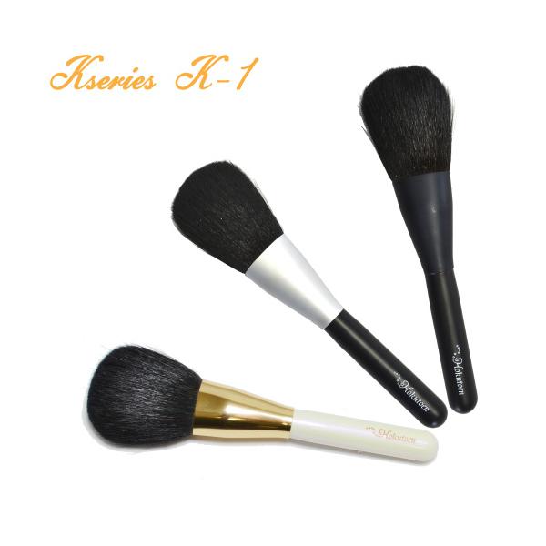 軸のカラーは3種類から選べます。黒黒・銀黒・金白毛質　：　細光鋒（黒黒・金白は粗光鋒）全長　：　145mm毛丈　：　 44mm